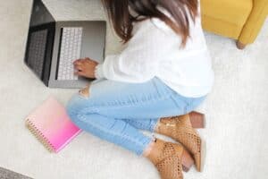 7 Online Side Gigs & Tips On How to Make 600 Dollars Fast